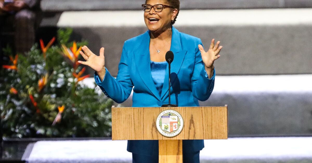 Karen Bass Sworn In As Los Angeles Mayor The First Woman To Hold The